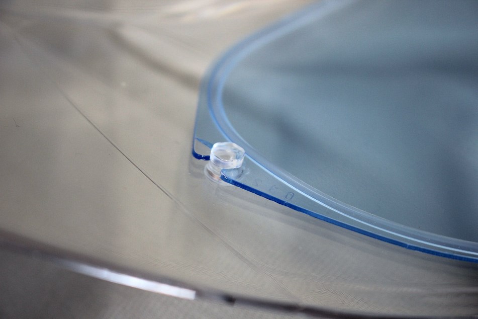 MCN's guide to fitting a Pinlock visor insert to your helmet