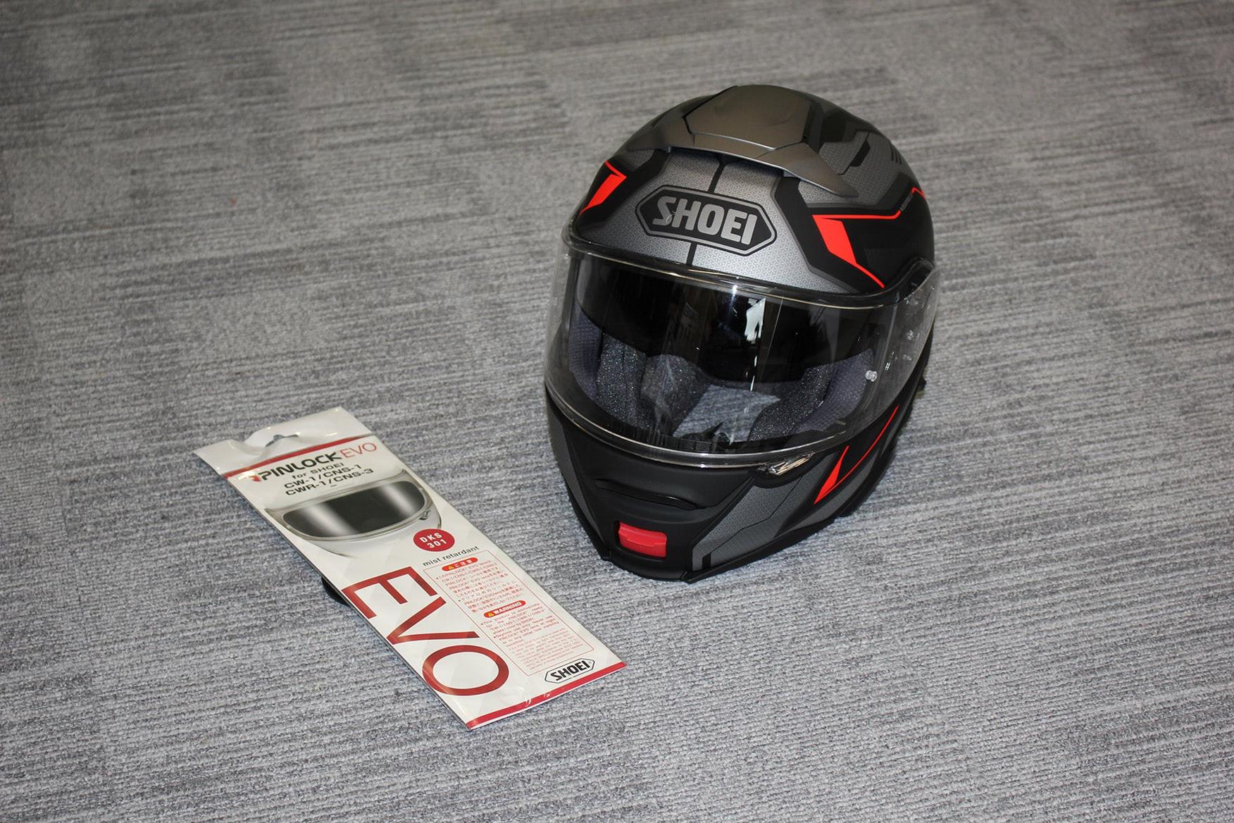 MCN's guide to fitting a Pinlock visor insert to your helmet