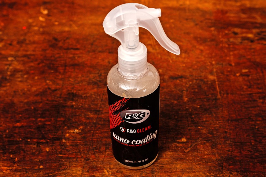 The best water repellents | Tried and tested by RiDE