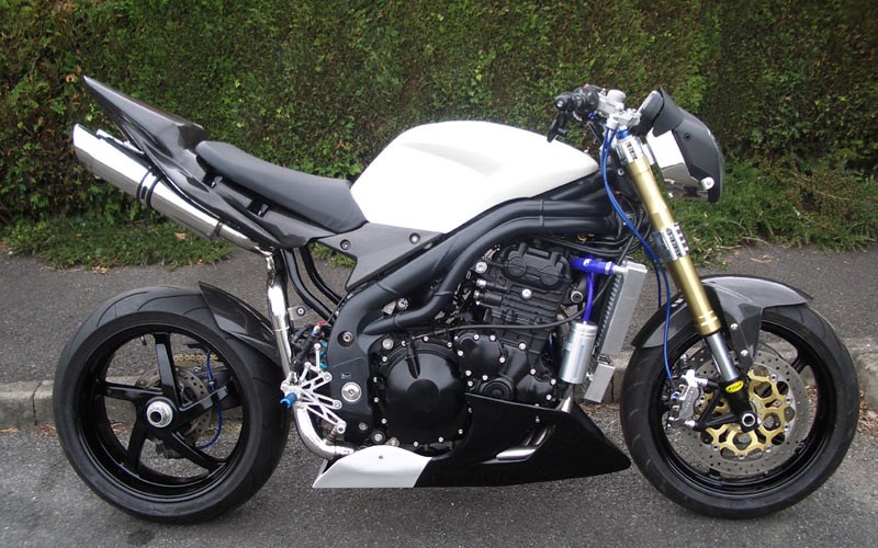 £500 for best customised Triumph