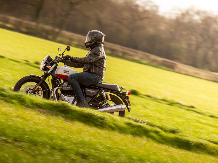 Tips for riding a motorcycle in hot weather or a heatwave