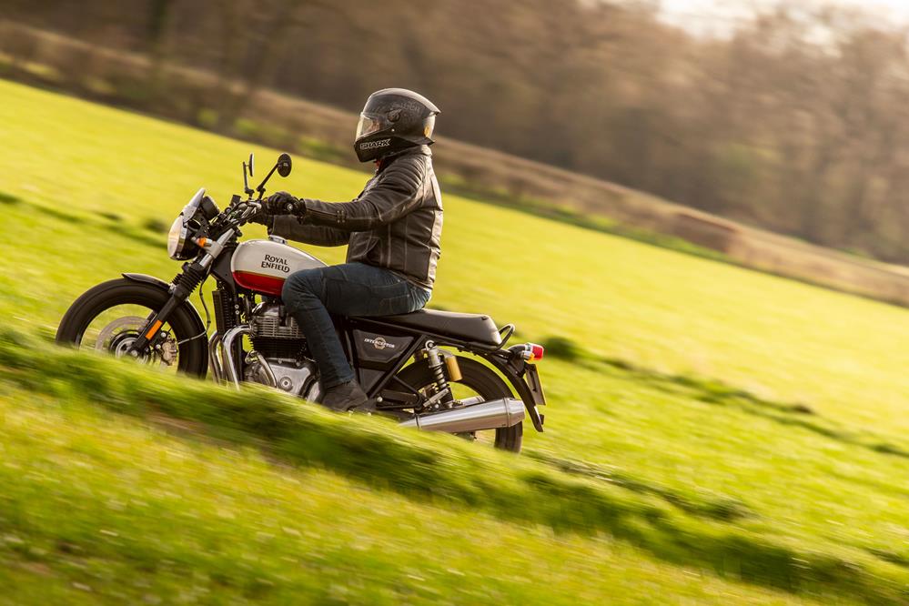 Tips for riding a motorcycle in hot weather or a heatwave
