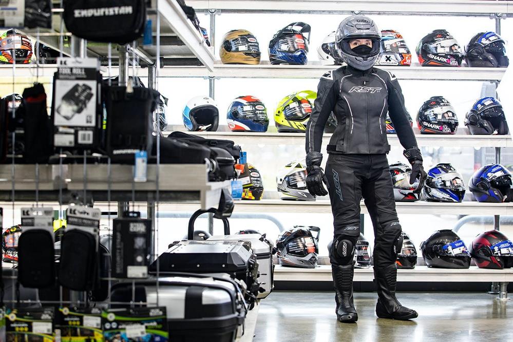 Best motorcycle clothing for beginners and new riders