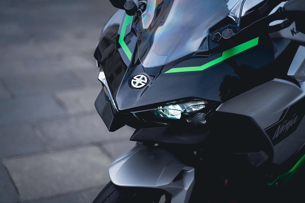 Hybrid thinking: Kawasaki drip feed further details on their Ninja 7 HEV