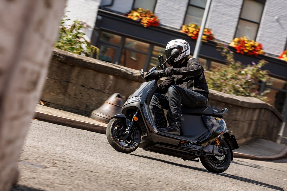 SEGWAY E300SE (2023 - on) Review | MCN