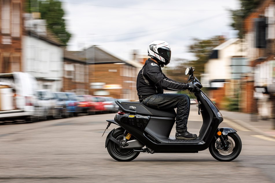 SEGWAY E300SE (2023 - on) Review | MCN