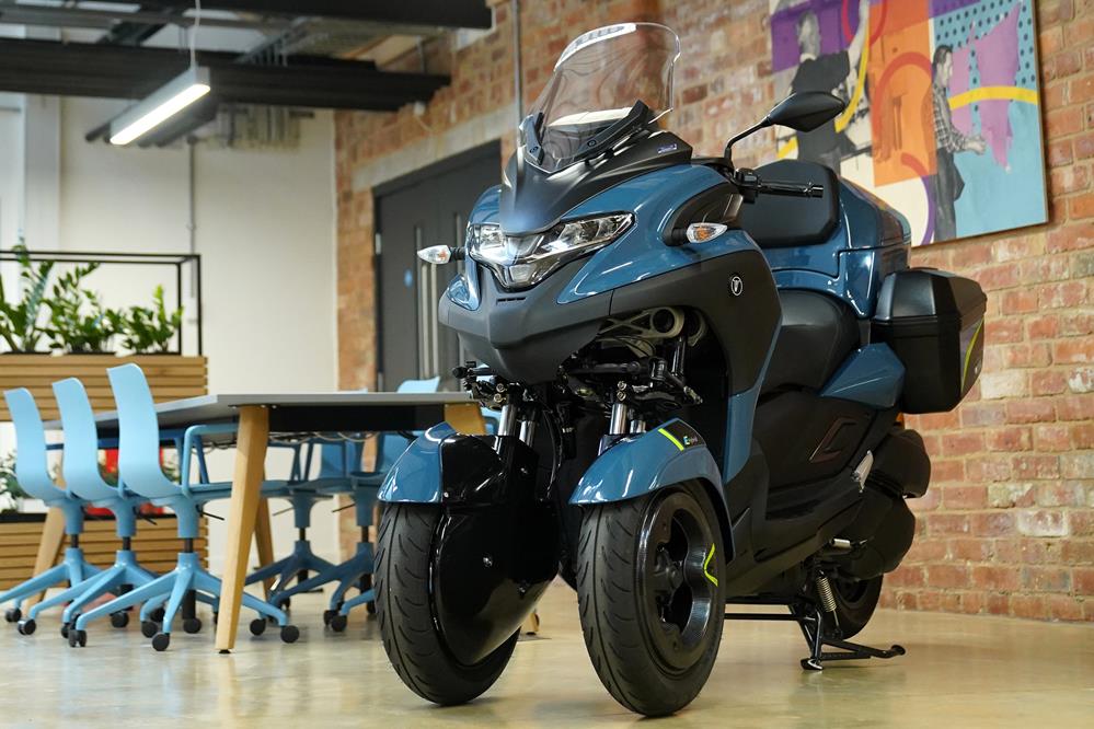 Aero/electric hybrid goes on sale: White Motorcycle Concepts’ radical ...