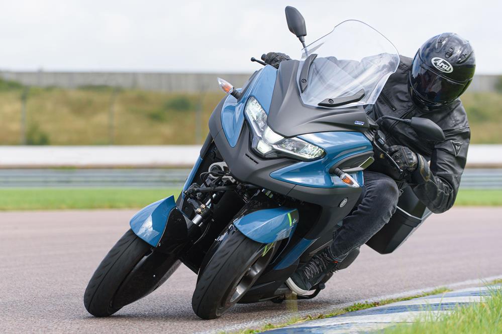 Aero/electric hybrid goes on sale: White Motorcycle Concepts’ radical ...