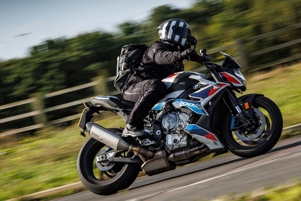 Racer with a day job: Bell Race Star DLX Flex review