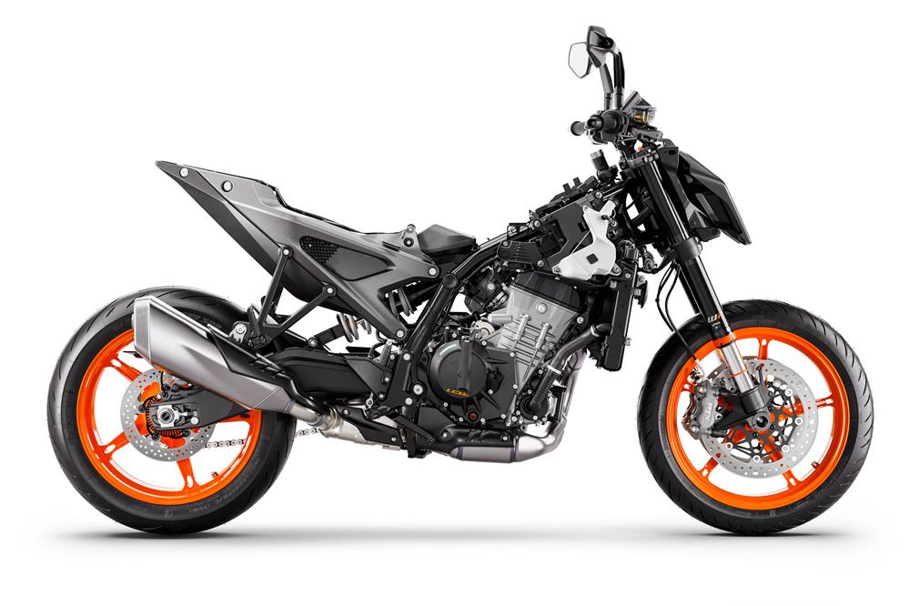 Everyday super naked: meet the new KTM 990 Duke