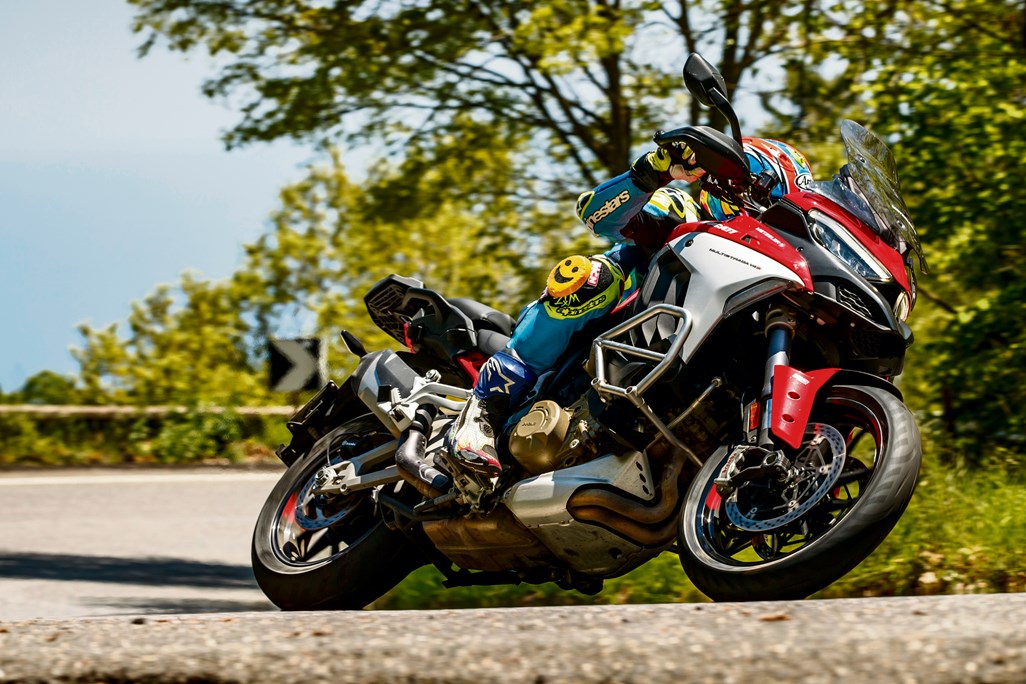 Metzeler Sportec M9 RR review | One of the best you can buy