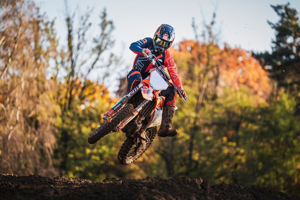Revealed: 2024 KTM 450 SX-F Factory Edition aims to set new benchmarks ...