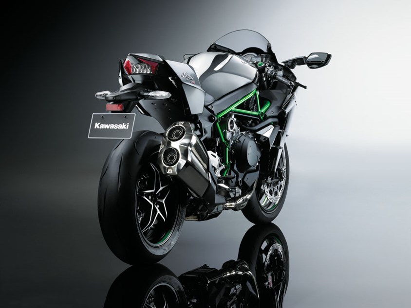 MILAN SHOW: 210bhp Ninja H2 road bike revealed