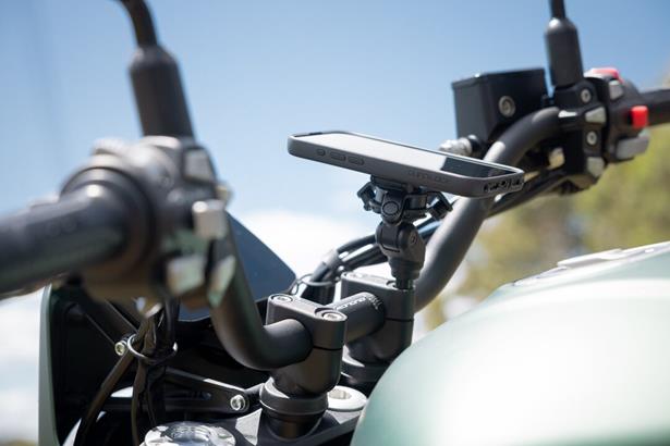 Quad Lock release 'Handlebar Clamp Mount' for motorcyclists