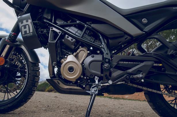 2024 Husqvarna Svartpilen 401 Review – New tech, new engine, and better ...