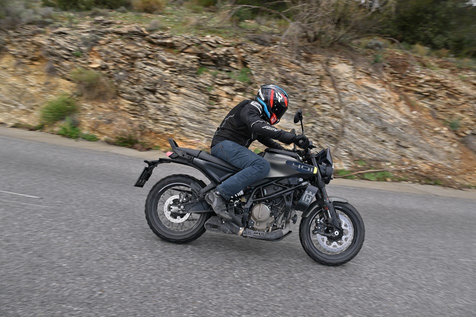2024 Husqvarna Svartpilen 401 Review – New tech, new engine, and better ...