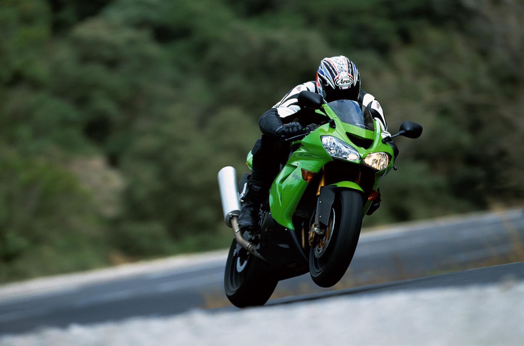 Expert guide to buying used Kawasaki Ninjas from £1500