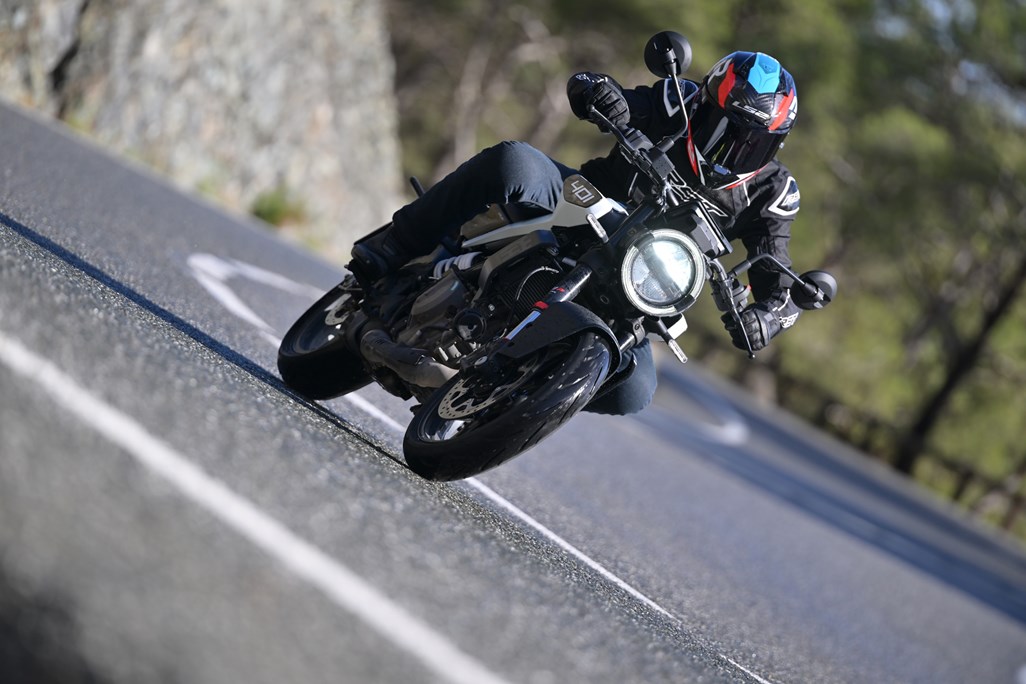 Husqvarna Vitpilen 401 Review – Comfier and more advanced than ever