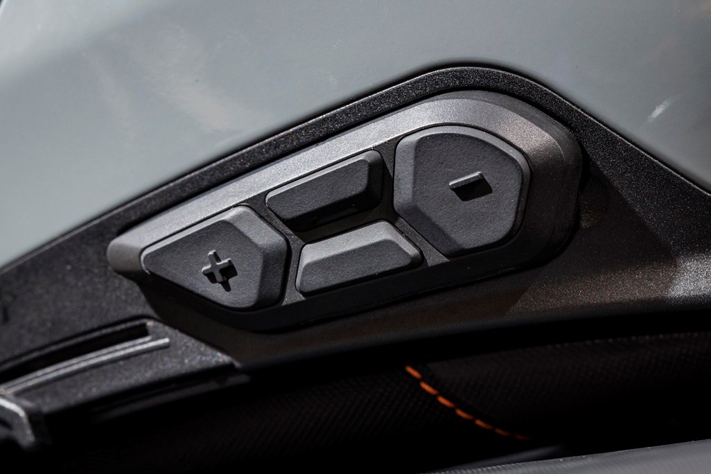 Schuberth E2 helmet review | High-end flip-front ADV lid