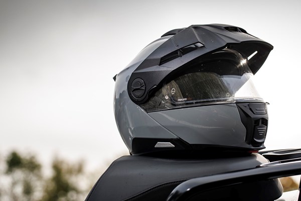 Schuberth E2 helmet review | High-end flip-front ADV lid