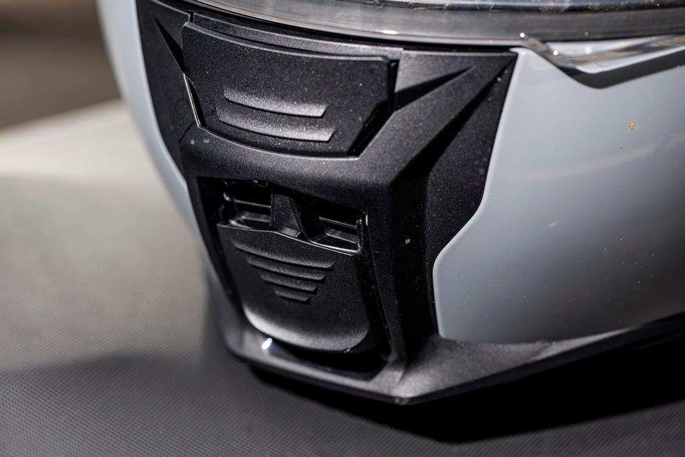 Schuberth E2 helmet review | High-end flip-front ADV lid