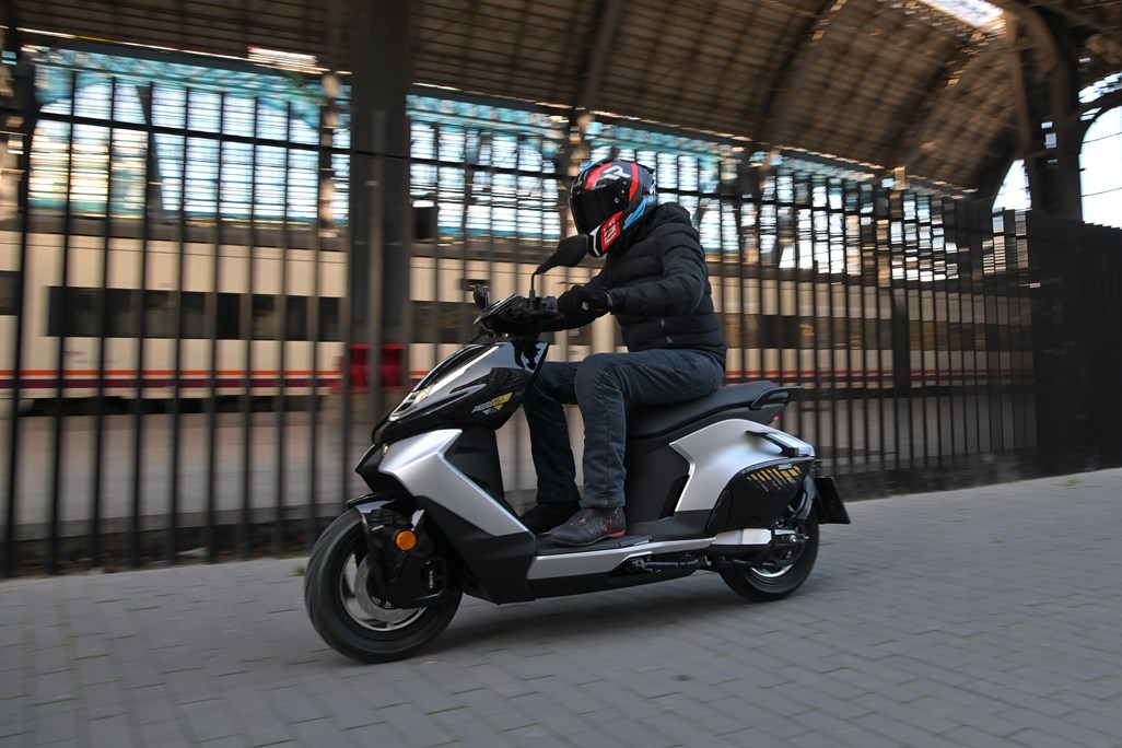Zeeho electric scooters and mopeds heading to the UK