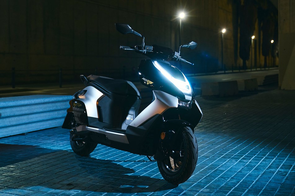 Zeeho electric scooters and mopeds heading to the UK