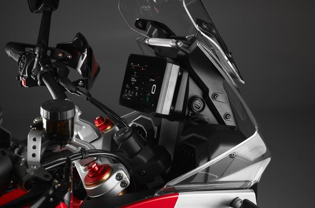 MV Agusta introduce Enduro Veloce middleweight adventure bike