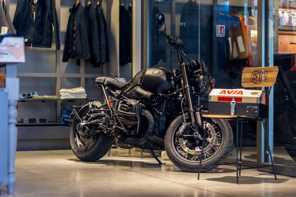 Custom Deus Ex Machina bike auction comes to a close