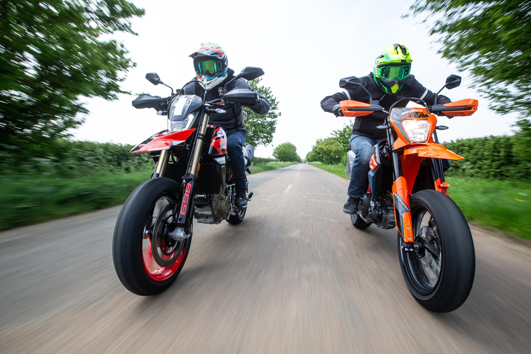 2024 Ducati Hypermotard 698 Mono RVE vs 2024 KTM 690 SMC R