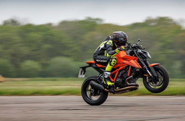 KTM 1390 Super Duke R wheelie control tested