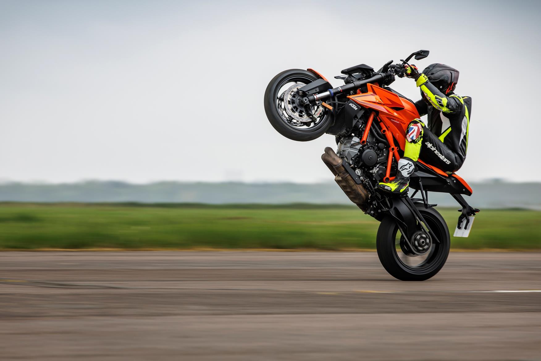 KTM 1390 Super Duke R wheelie control tested