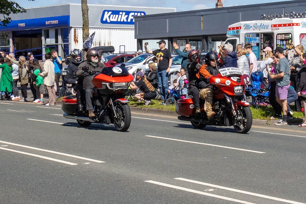 Thousands of bikers ride out in massive Dave Myers tribute