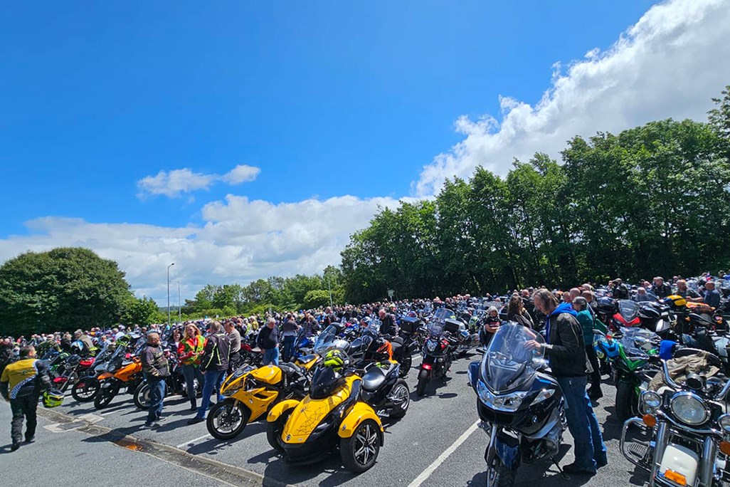 Thousands of bikers ride out in massive Dave Myers tribute