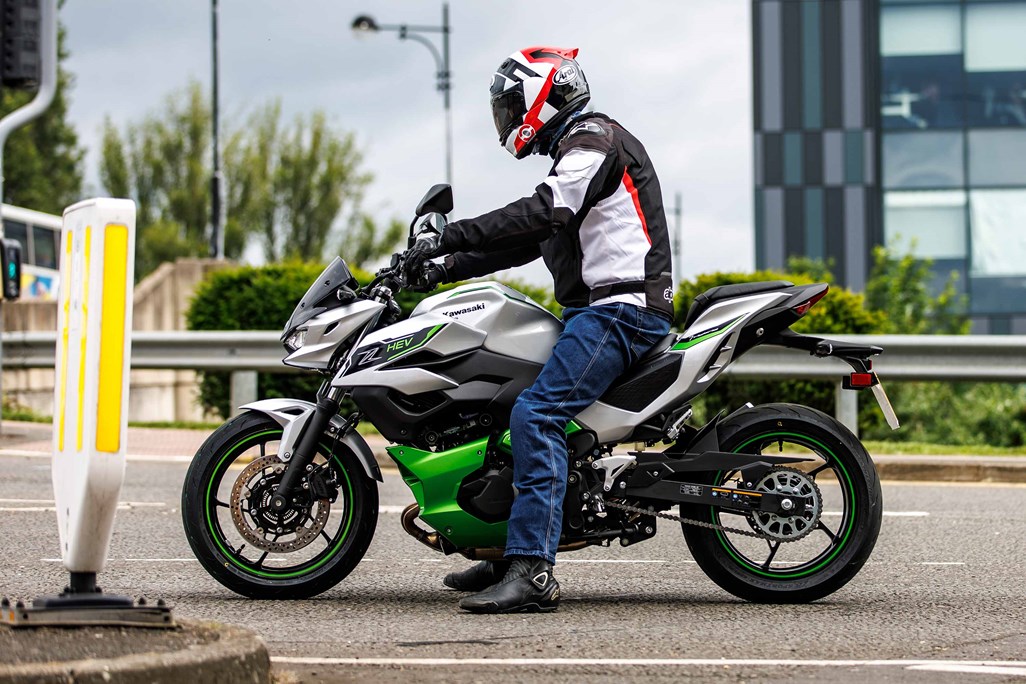 2024 Kawasaki Z7 Hybrid review | Future of bike transport?