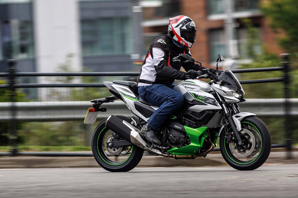 2024 Kawasaki Z7 Hybrid review | Future of bike transport?