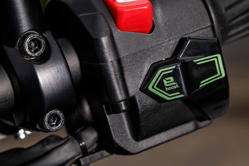 2024 Kawasaki Z7 Hybrid review | Future of bike transport?