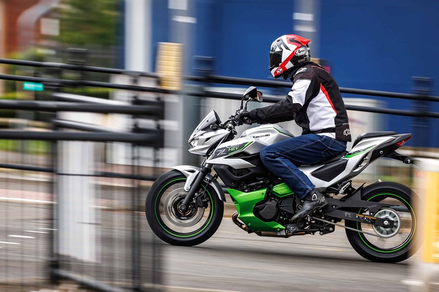 2024 Kawasaki Z7 Hybrid review | Future of bike transport?