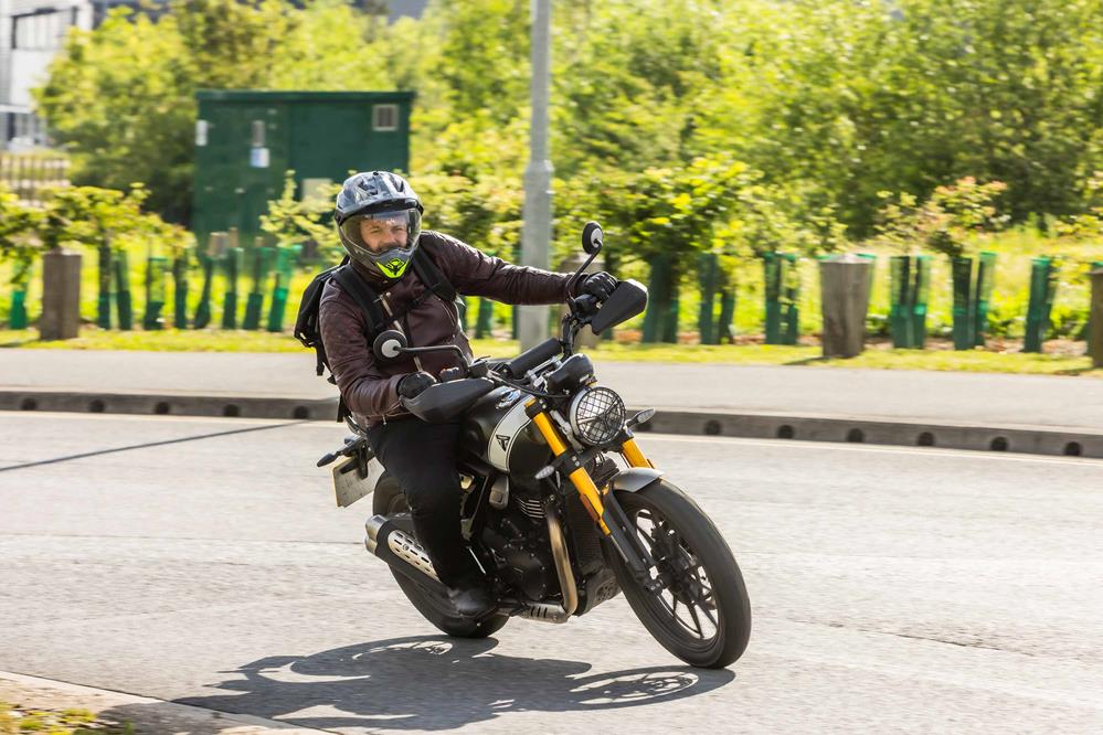 Triumph Scrambler 400 X vs Speed 400 long-term test