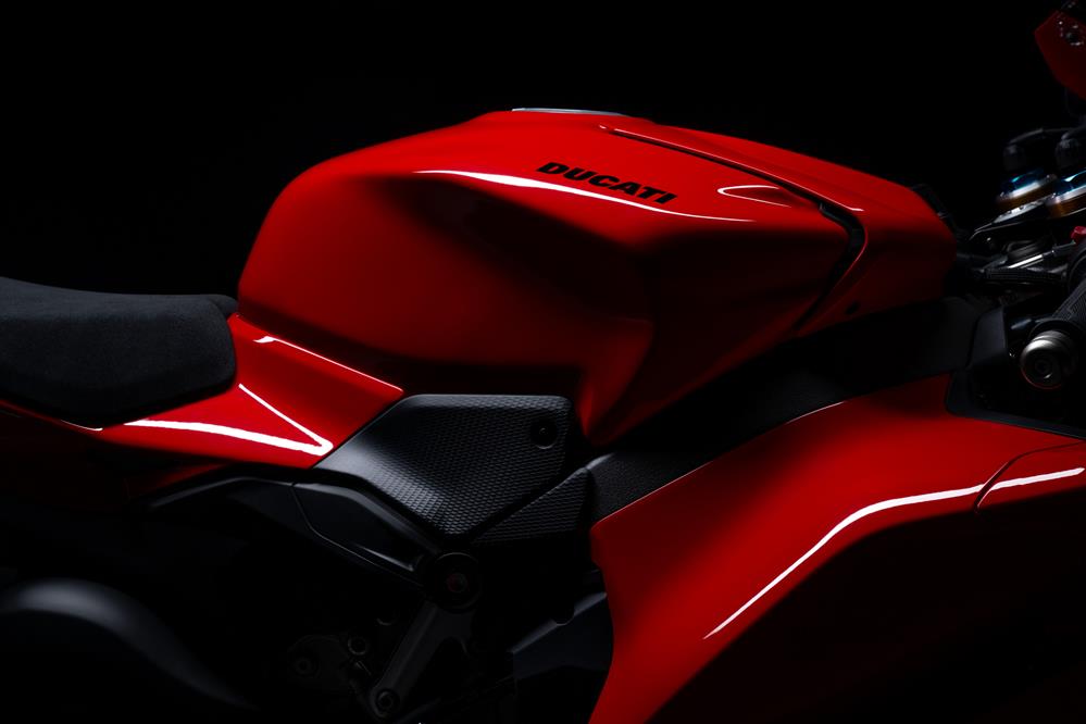 Ducati launch 2025 Panigale V4 with double sided swingarm