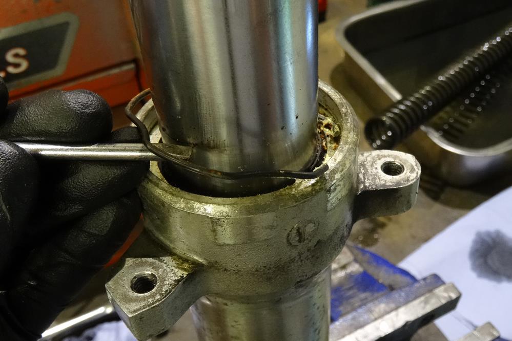 How to replace your own motorbike fork seals | MCN guide