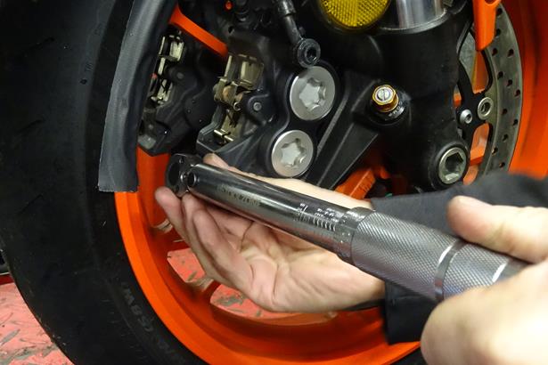 How to change your motorbike's brake pads at home