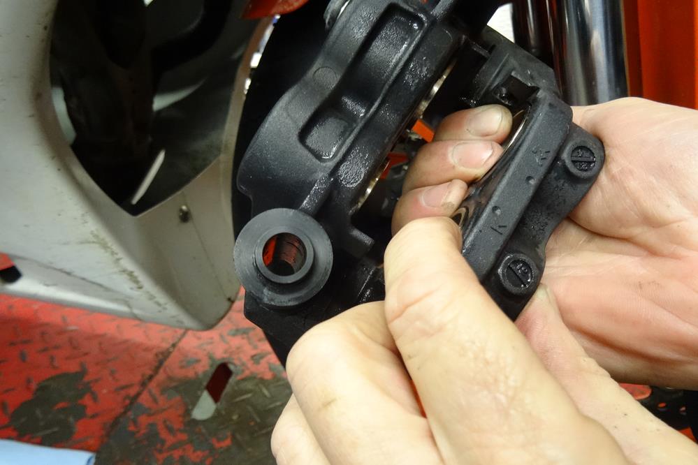 How to change your motorbike's brake pads at home