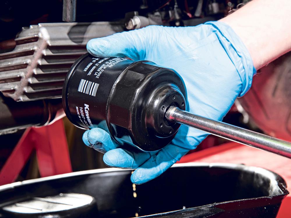 How to do a basic oil and filters service on your motorbike