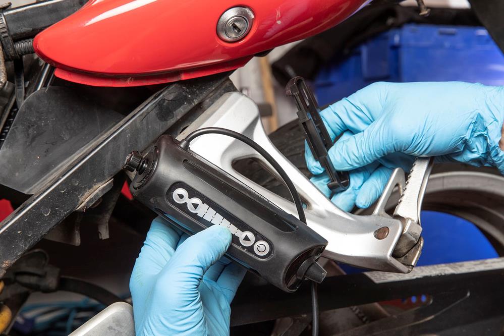 How to fit a Scottoiler to your motorbike at home