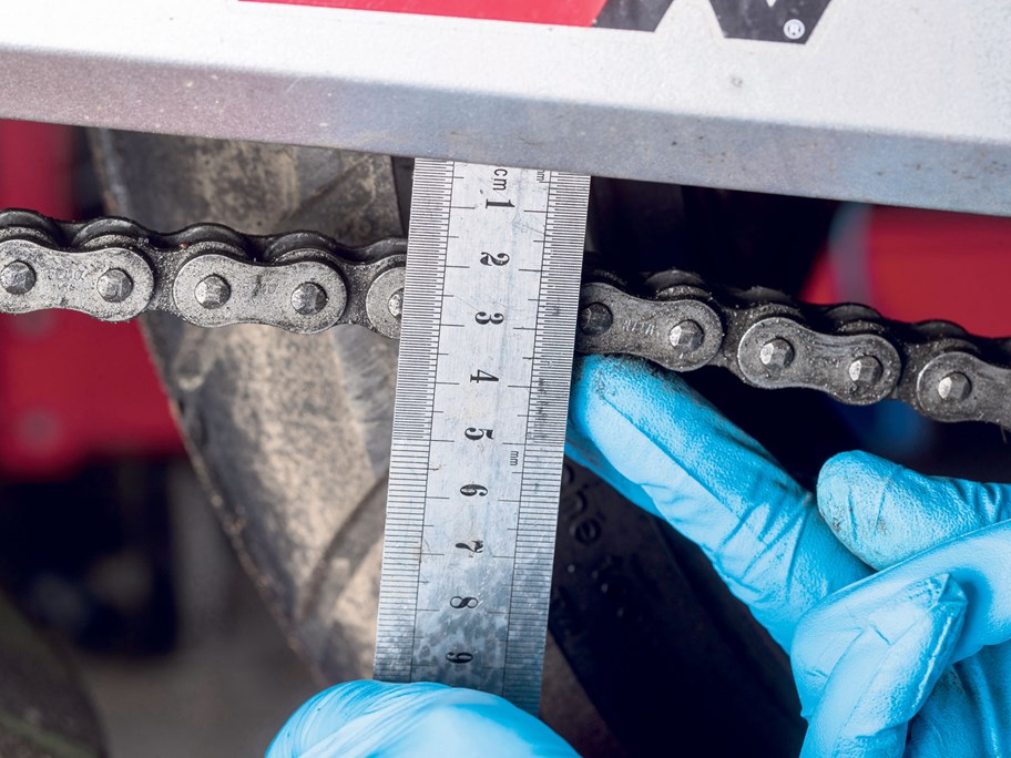 How to look after a motorbike chain and extend its life