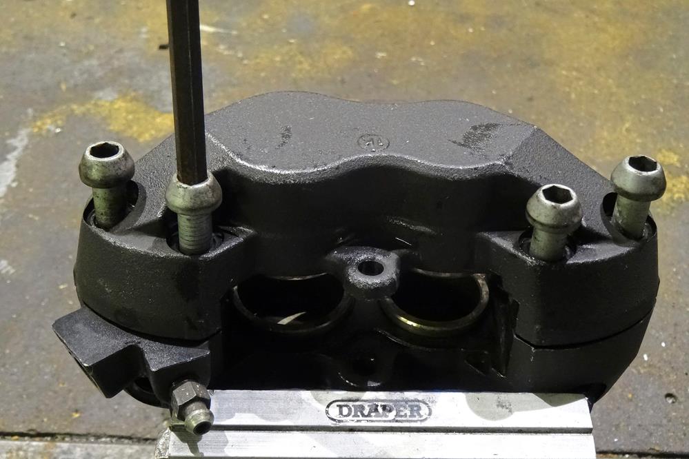 How to overhaul your brake calipers with MCN's expert
