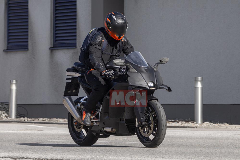 Spy shots reveal more about incoming KTM 990RC R sportsbike