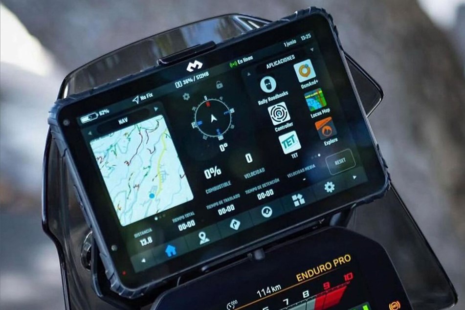 Thork Racing’s DMD-T865 offers supreme navigation and more