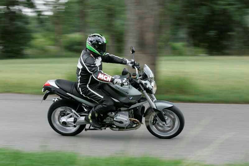 BMW R1200R (2006-2014) Review | Owner & Expert Ratings